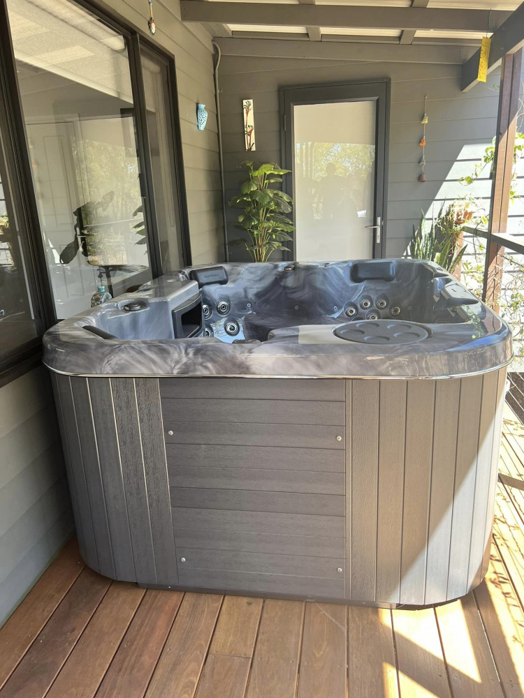 Buy direct from manufacturer in Perth | Sapphire Spas
