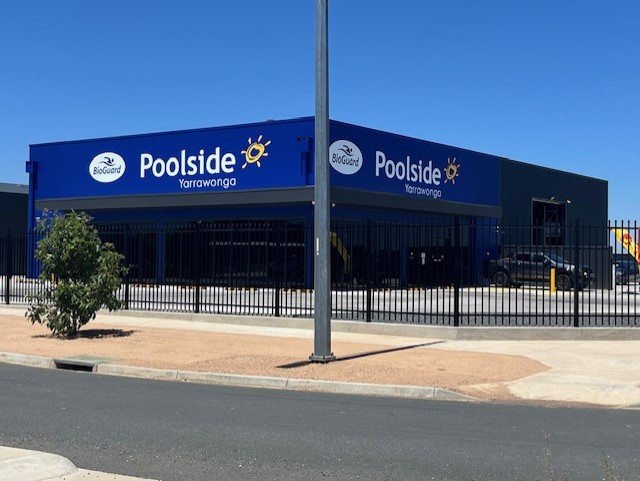 Poolside Yarrawonga Spa Retail Showroom | Sapphire Spas