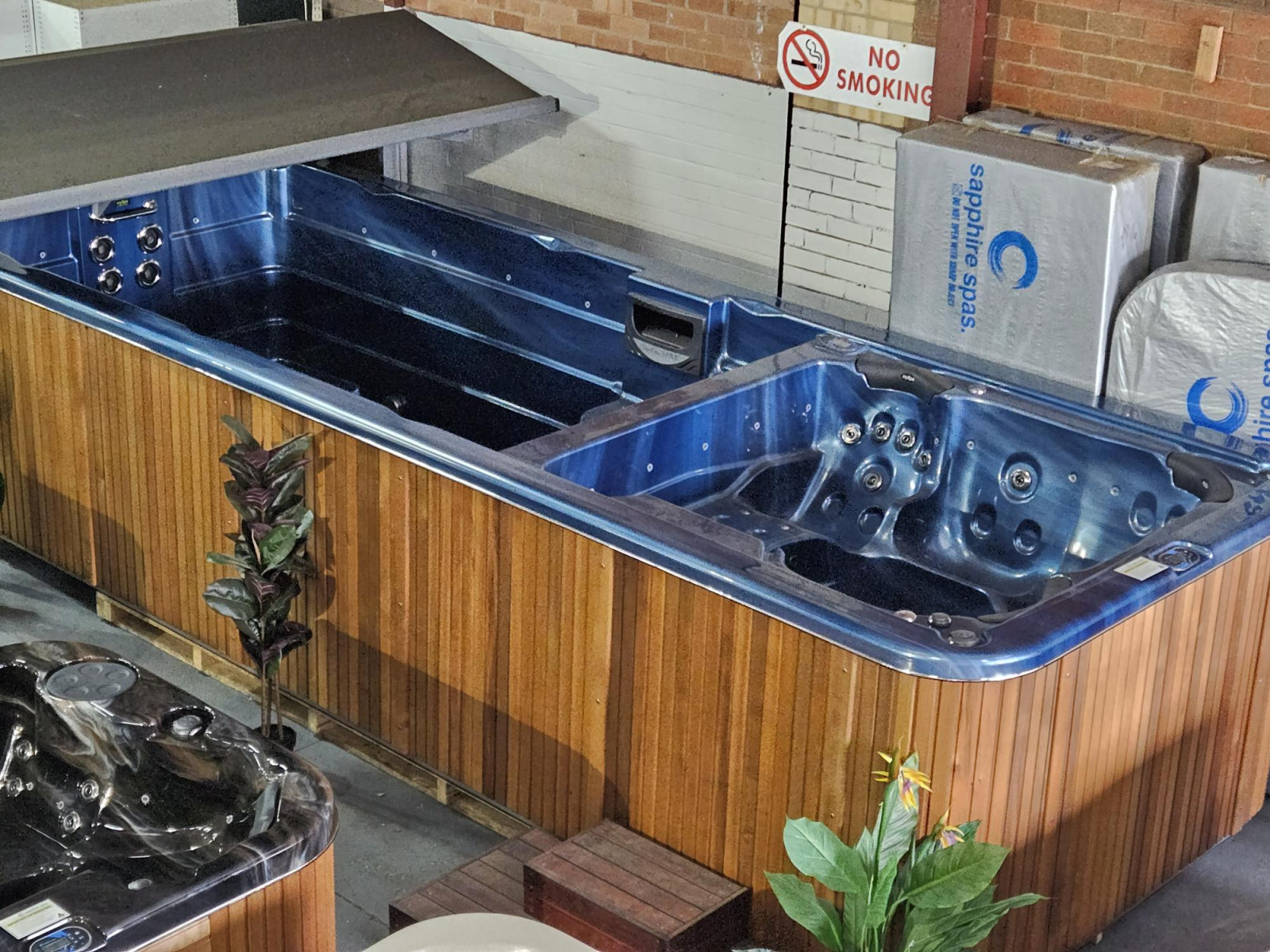 Splash & Burn Spa Pool Showroom | Sapphire Spas