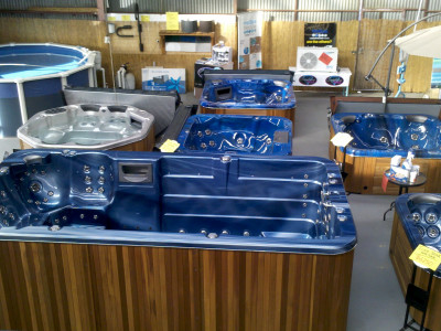 Splash & Burn Spa Pool Showroom | Sapphire Spas