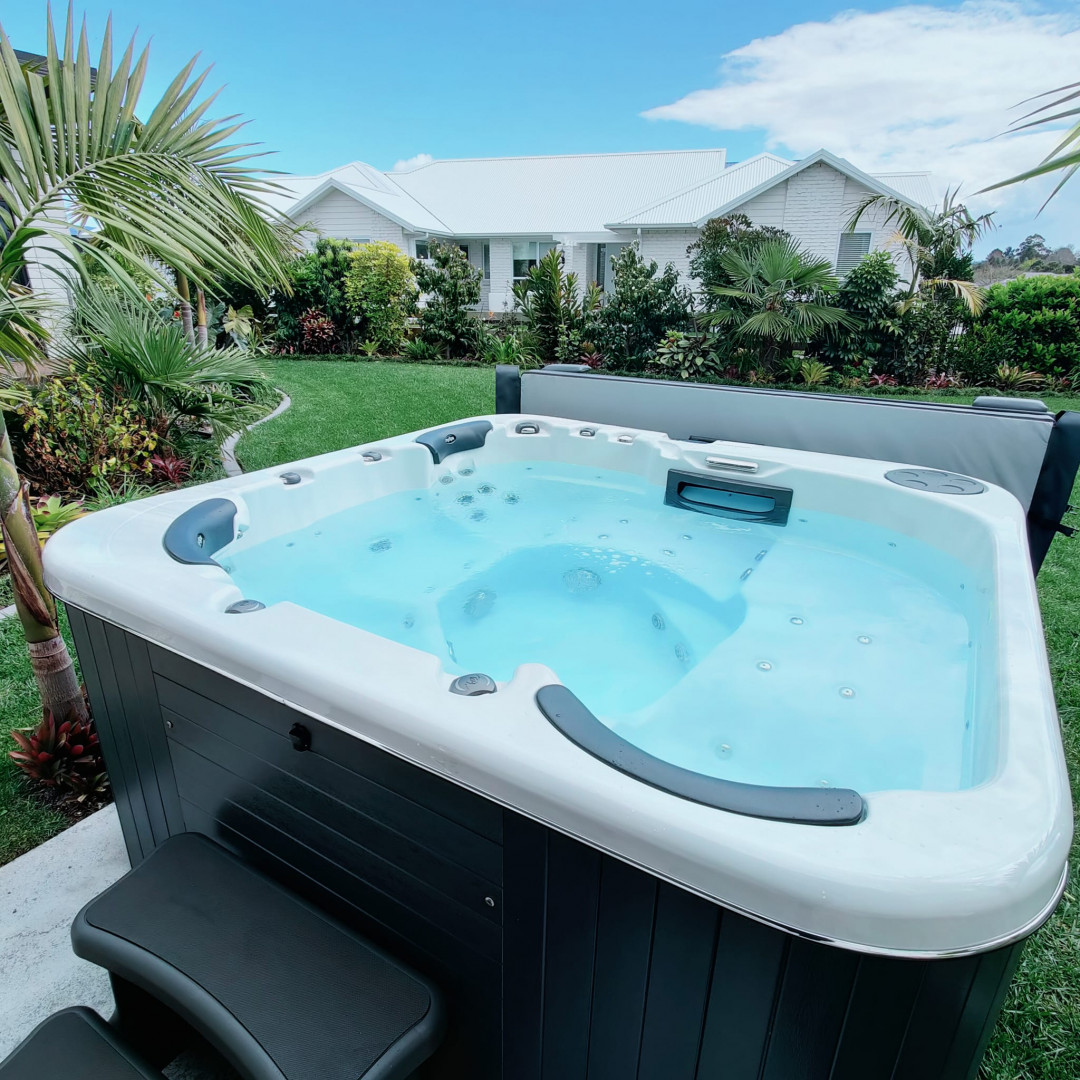 Where to buy spa pools and swim spas in Perth | Sapphire Spas